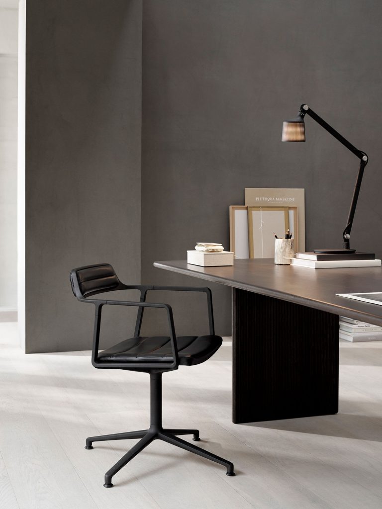 Vipp Swivel chair is suitable for the home office or meeting room ...