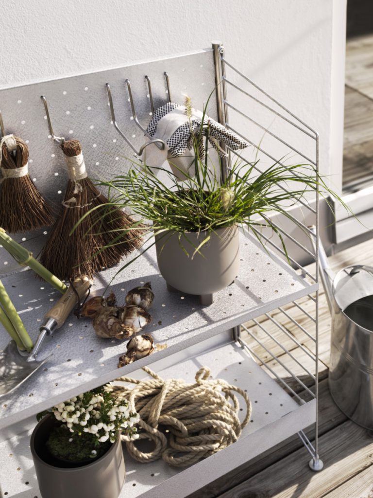 Metal Outdoor String System now stands on its own feet ...