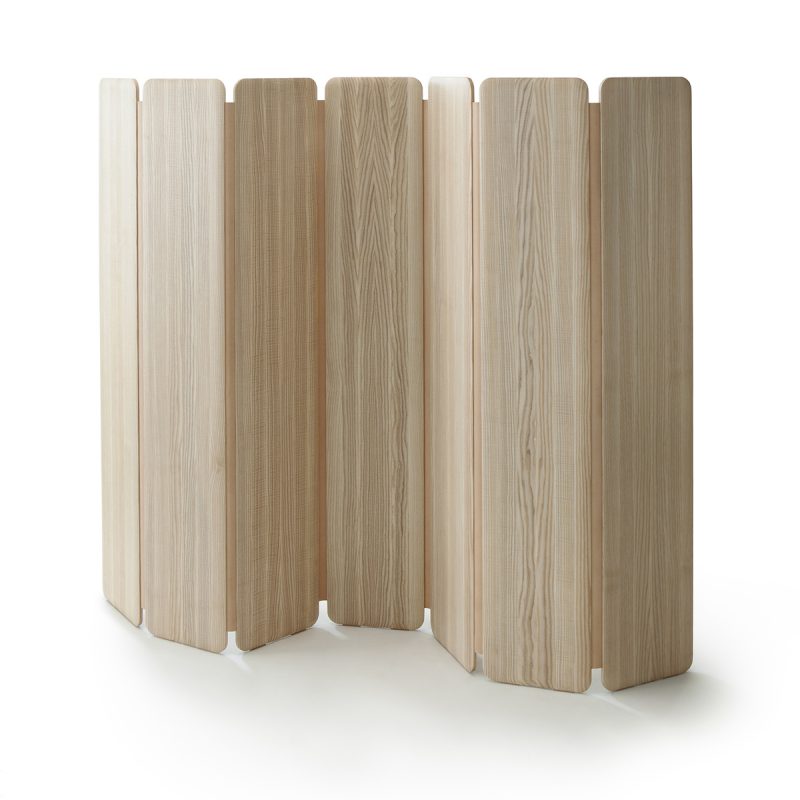 The simple and carefully detailed Separat space divider by Cecilie Manz ...