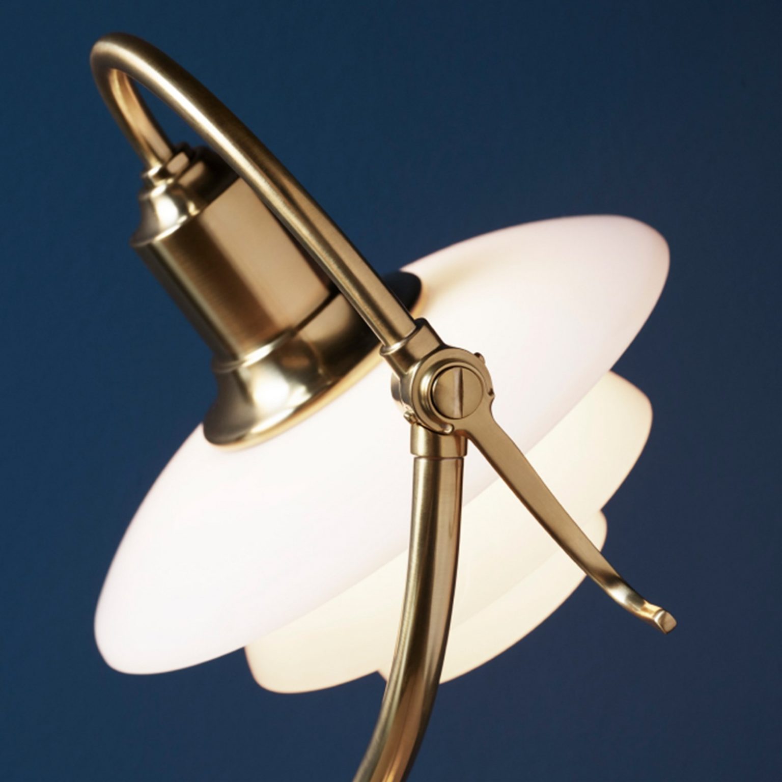 PH 2/2 The Question Mark by Poul Henningsen – Louis Poulsen ...