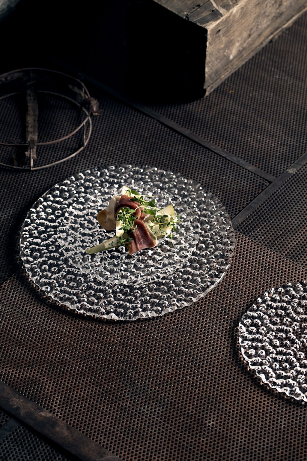 Crispbread in crystal designed by Färg & Blanche – Målerås Glasbruk ...