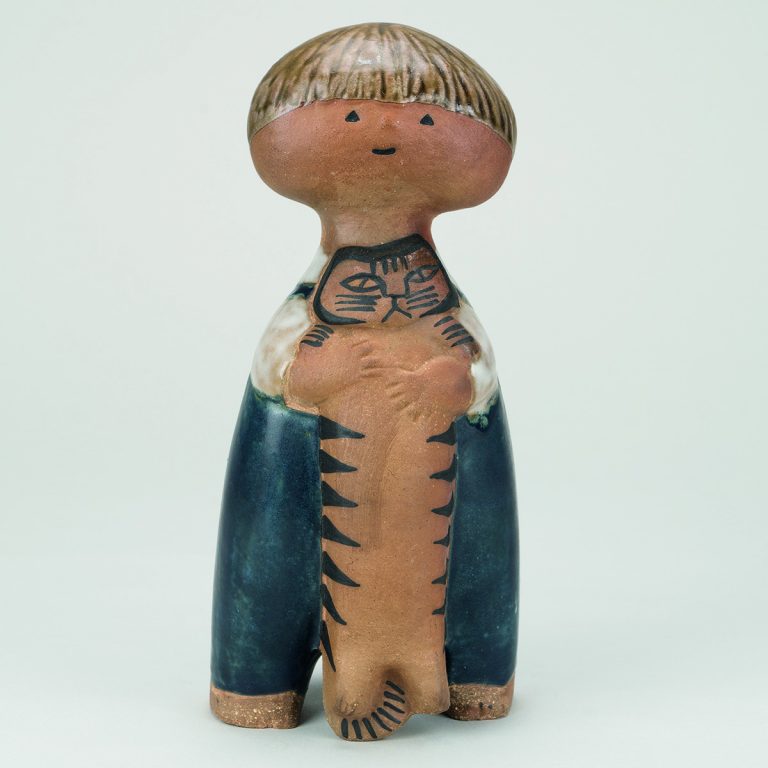 Lisa Larson exhibition 22/4–5/11 2023 @ Vandalorum - Scandinaviandesign.com