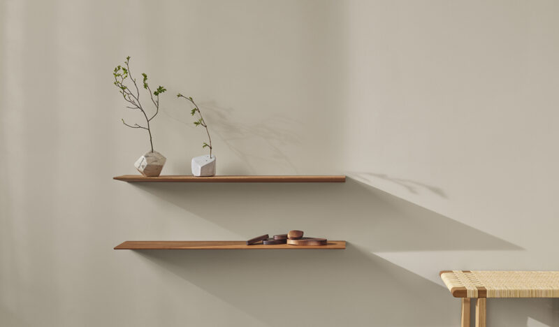 Tsugi Shelf which combines Japanese simplicity and Danish carpentry ...