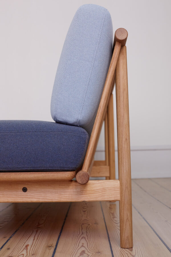 Totemic silhouettes in compact forms, the new Massif bar and counter ...