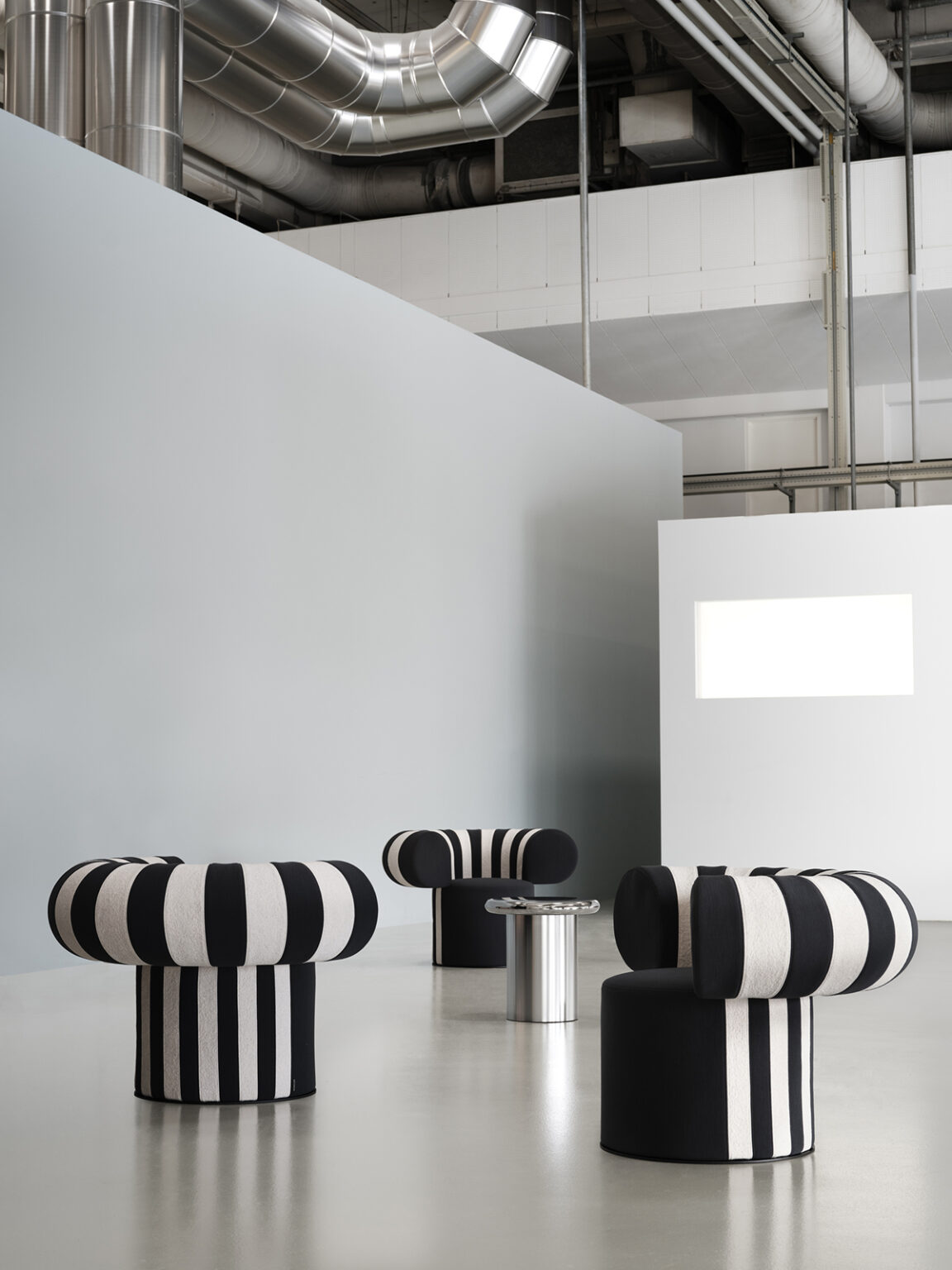 Blank became an experiment with 3 different reflective surfaces design ...