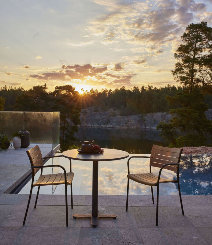 Vestre introducing armrests for Briskeby single bench design by Andreas ...